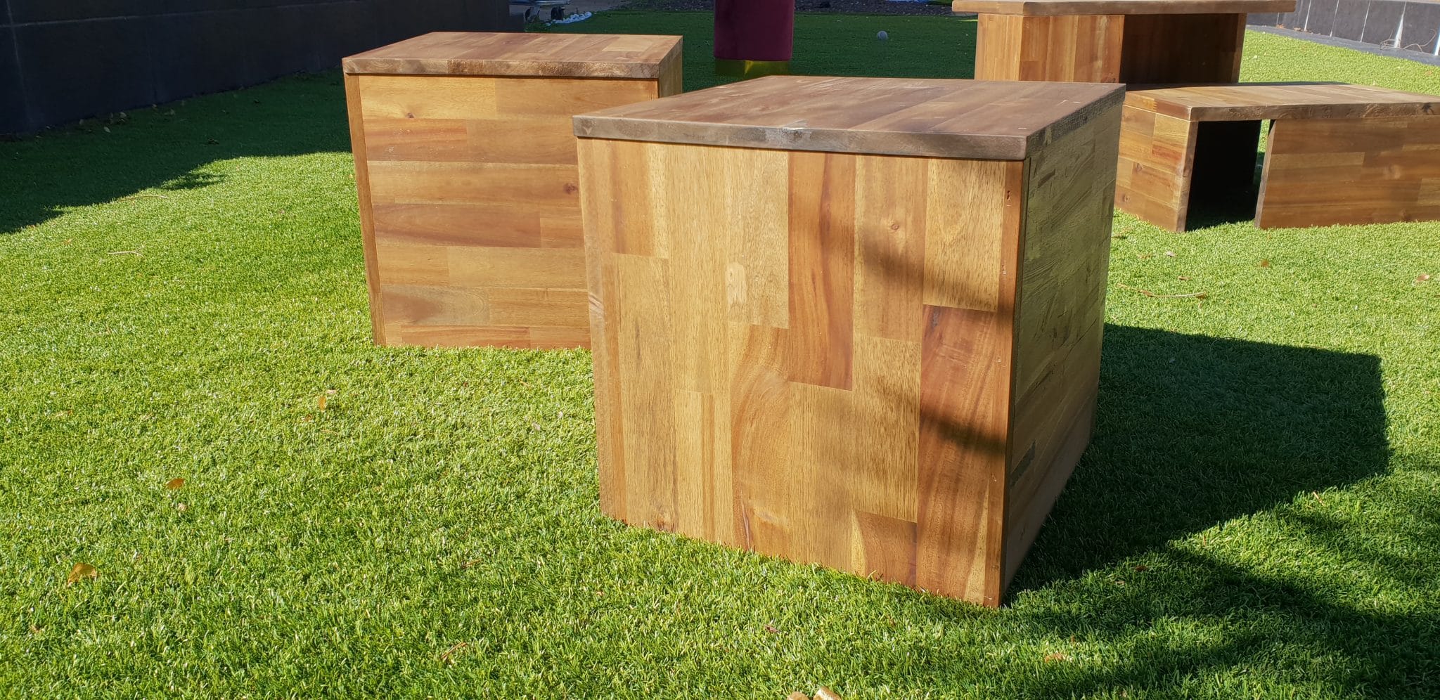 Cubo de madera | Alquiler Muebles [Eventos]